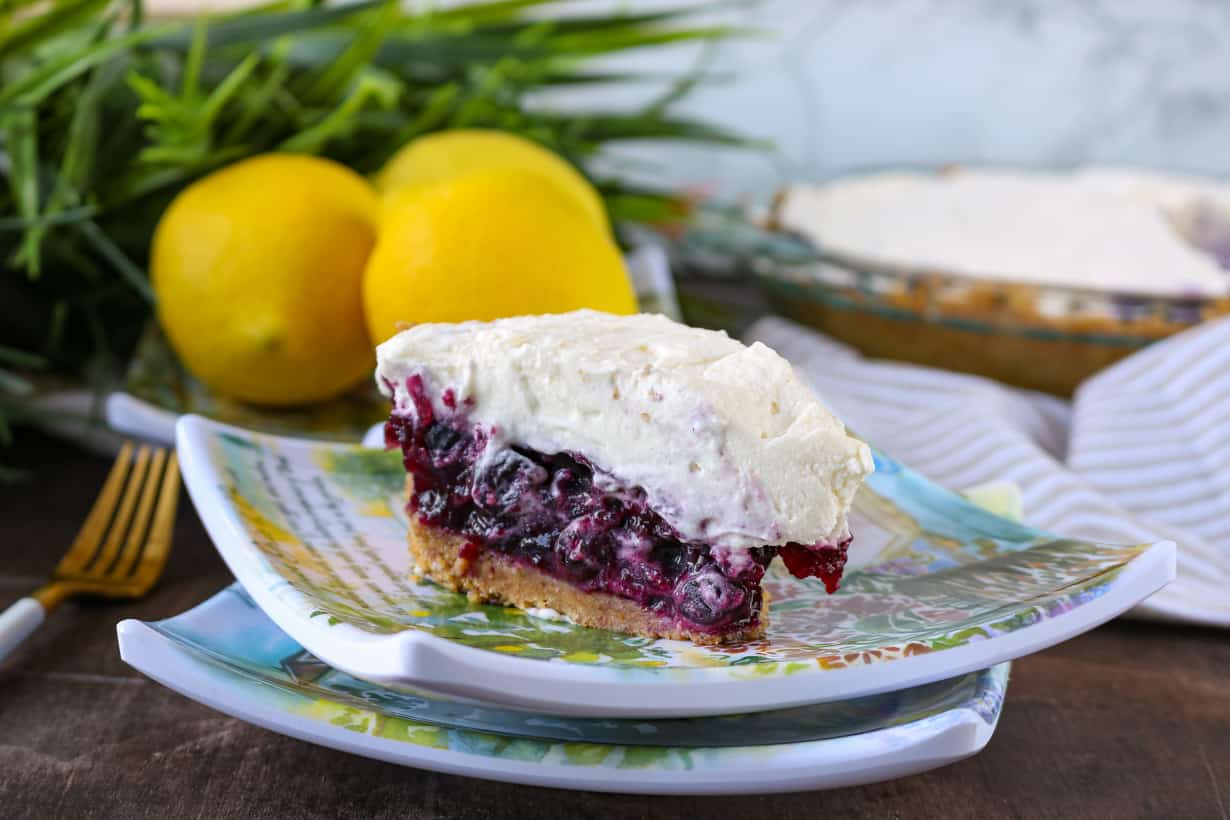 No Bake Blueberry Pie With Whipped Cream - Savory Thoughts
