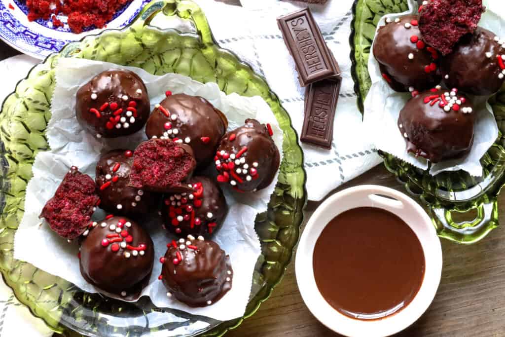 Red Velvet Truffles - Savory Thoughts